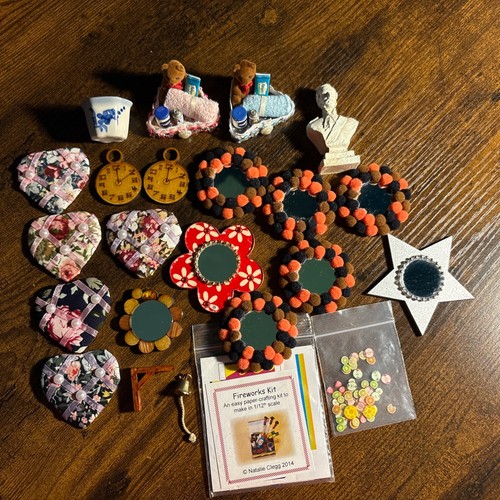 12th Scale Dolls House Miniature Accessories 22 Pieces Mirrors Pin ...