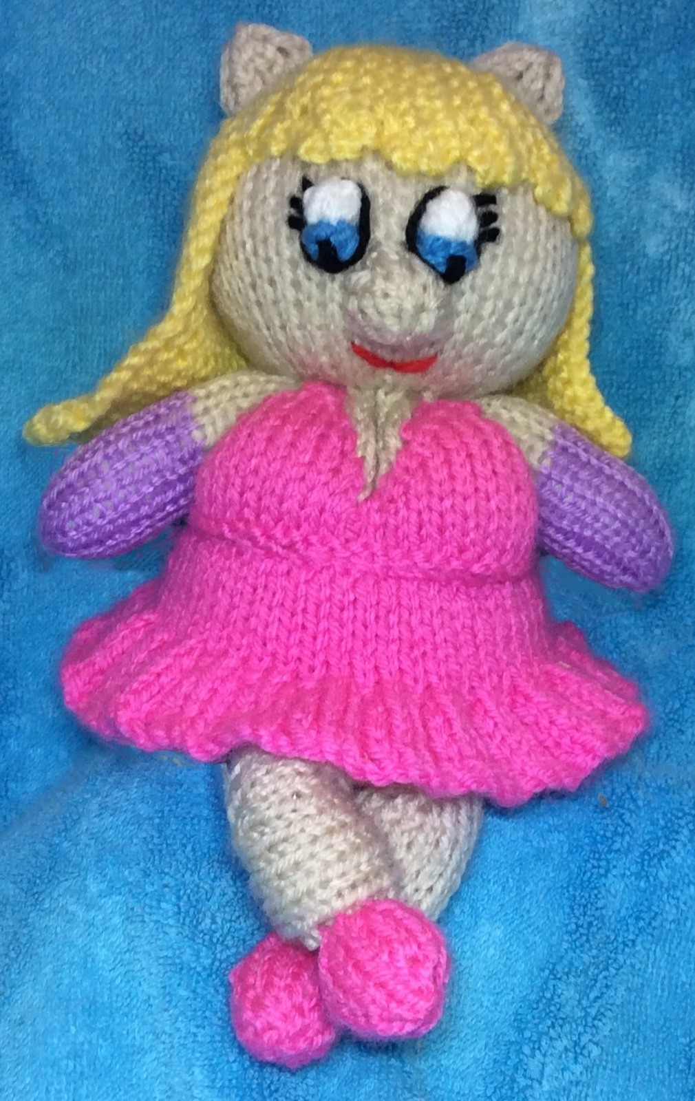 KNITTING PATTERN - Miss Piggy inspired choc orange cover / 20 cms ...