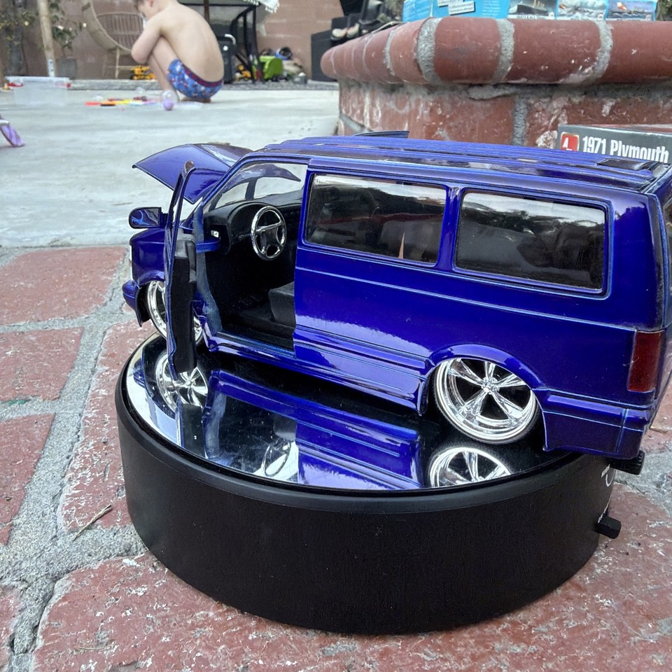 Jada Toys Dub Edition, 2001 Chevrolet Astro Van Scale 1–24 Number 50191 ...