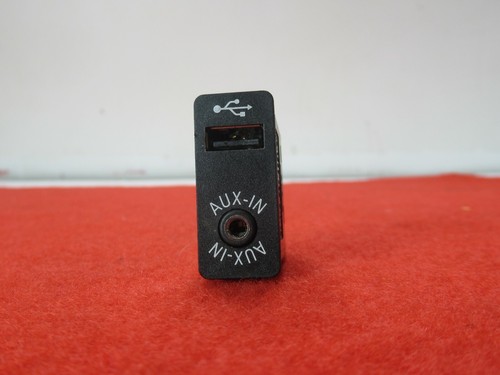 USB AUX Socket Input OEM BMW F06 F12 F13 F10 F01 F02 84109237653 | eBay