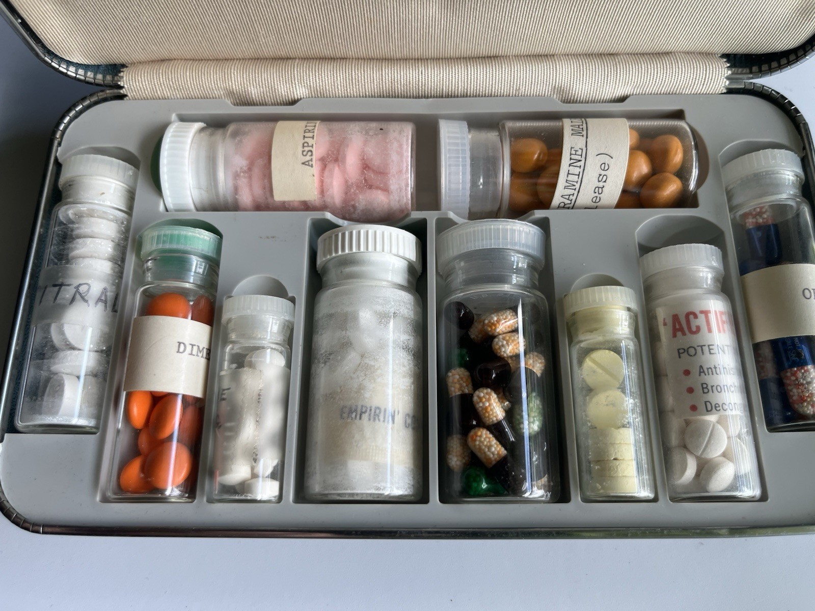 Vintage Eli Lilly Pharmacy Doctor Medical Kit Case 1940s | eBay