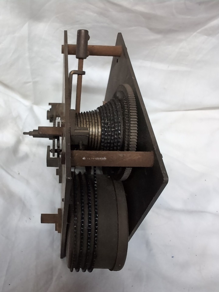 Antique 'Empire' No 35169 GBTP Ltd Fusilee Single Chain Clock Movement ...