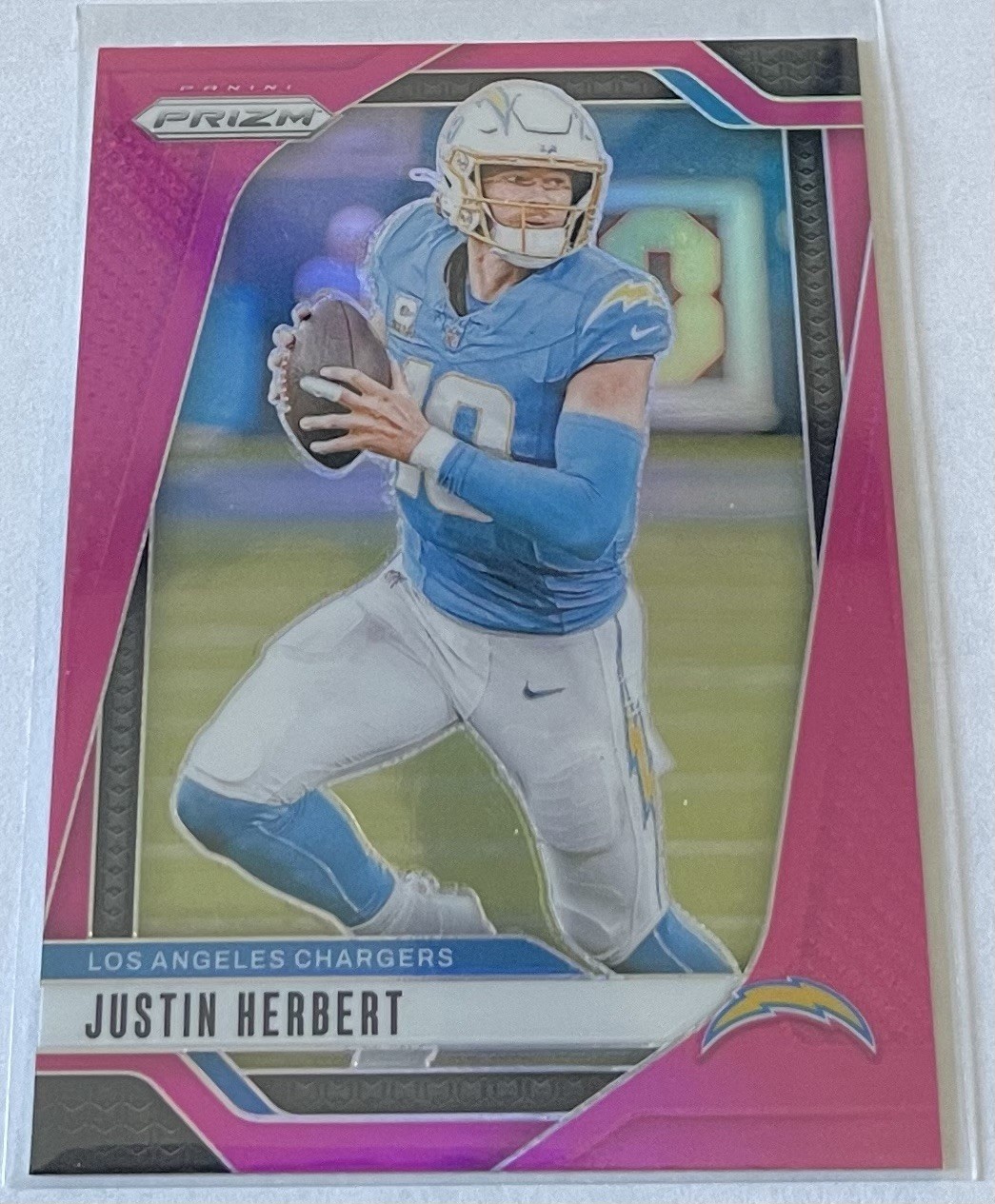 Justin Herbert 2024 Prizm #157 Base Autographs - Red Wave /149 Price ...