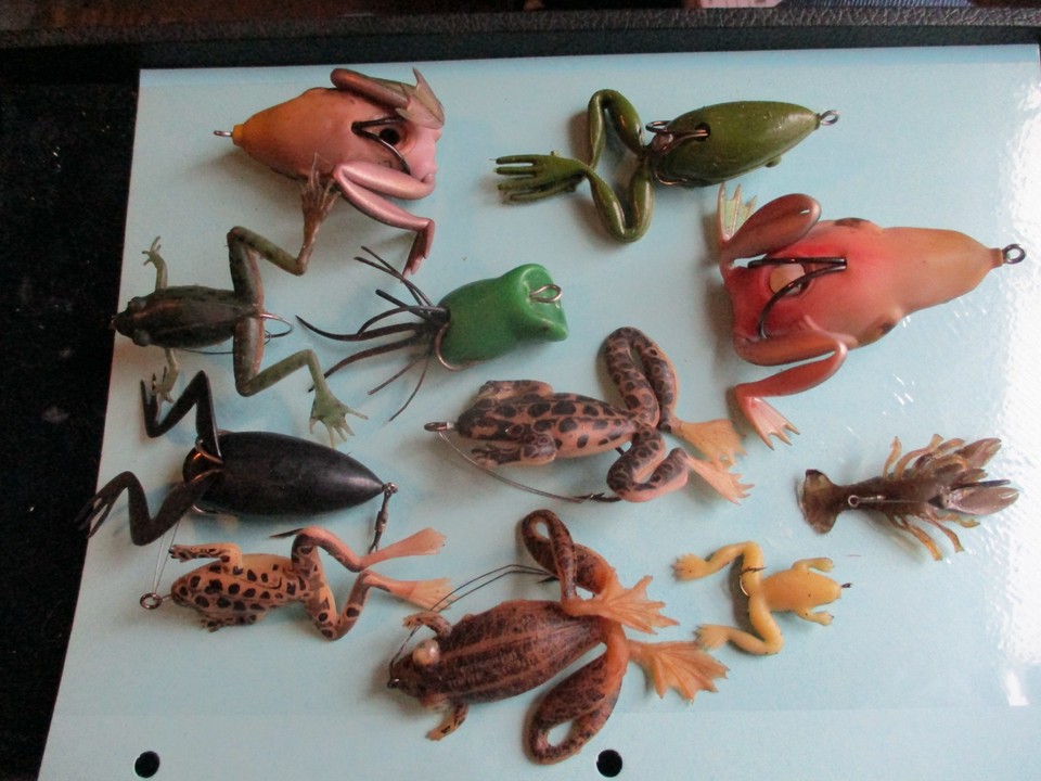 Lot of (10) Vintage Weedless Rubber Frog Fishing Lures pictured | eBay