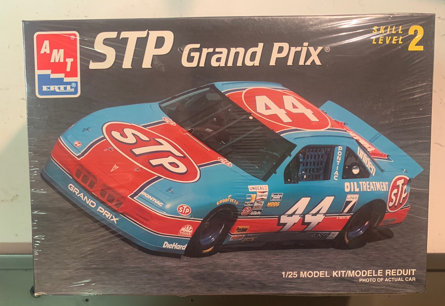 AMT Ertl Nascar STP Grand Prix 1/25 Scale Model Kit 6892 Vintage 1993 ...