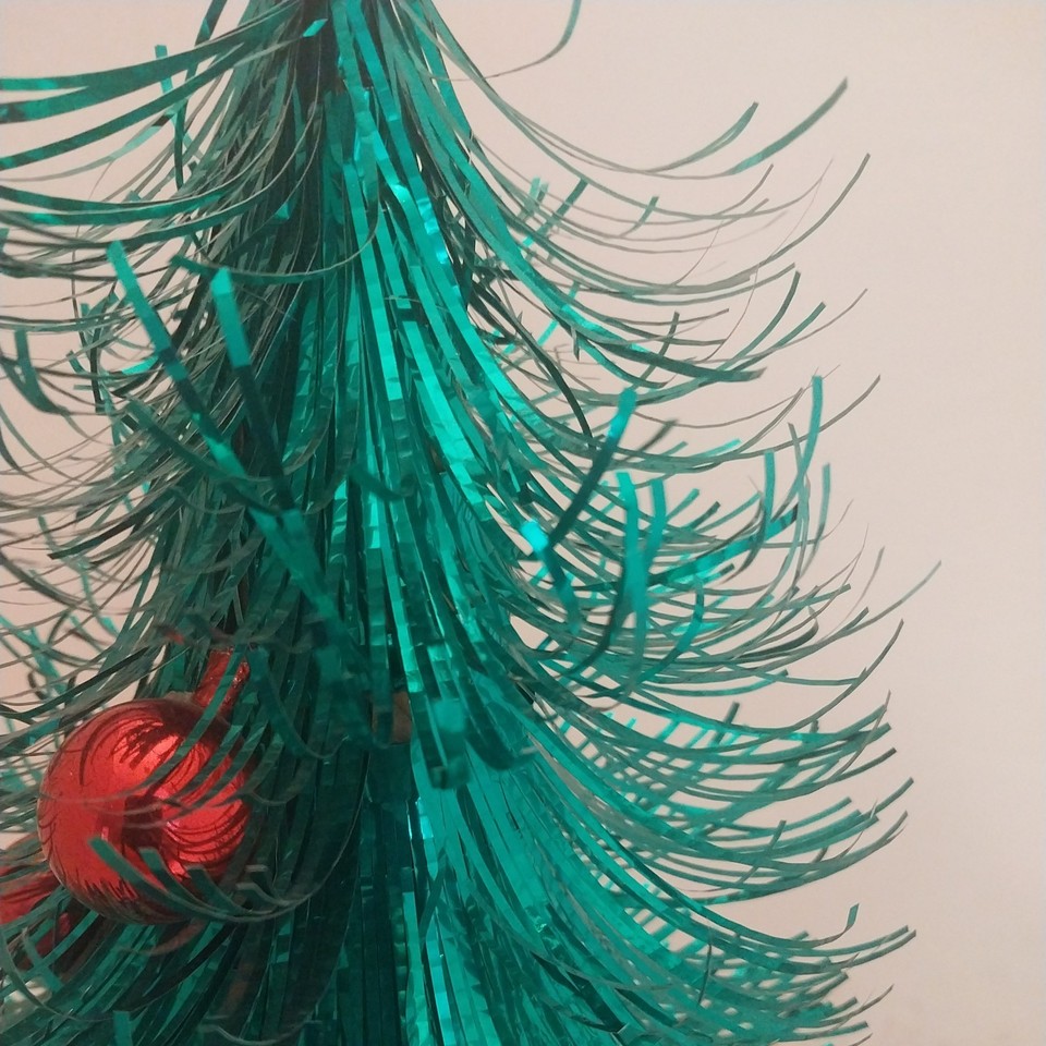 Vintage Christmas Tinsel Eyelash Tree 23" Green Metallic Foil Retro MCM ...