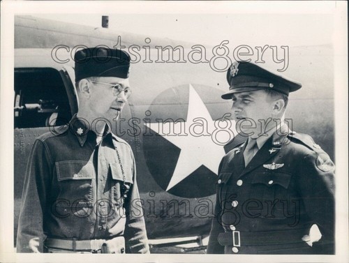 1943 Press Photo Major Edward Cook Lt Col Archie Old in Military ...