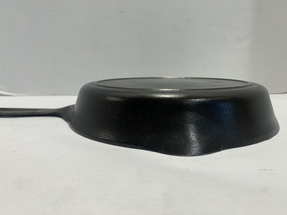 Vintage Refurbished Unmarked Griswold #7 Cast Iron Skillet With Heat ...