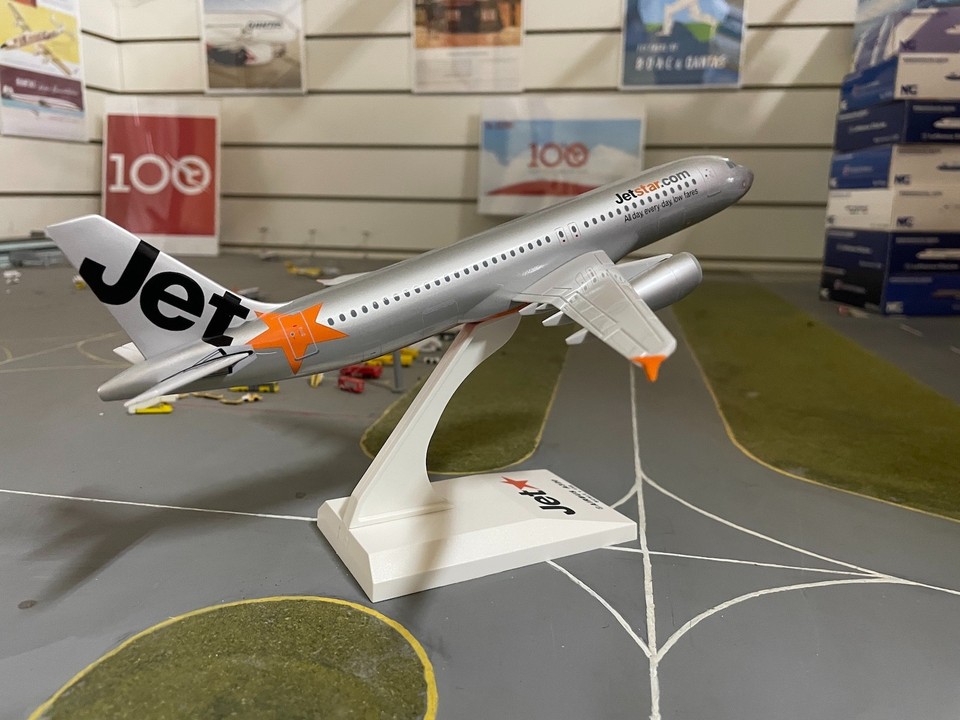 Risesoon 1:150 Jetstar Airbus A320-200 (JST15A320P01) Model Plane ...
