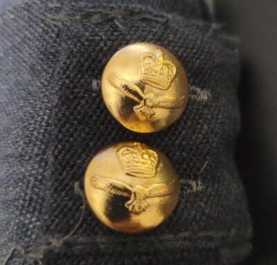 10 Pieces of RAF Officers Side Cap Queen Crown Buttons incl. shipping ...