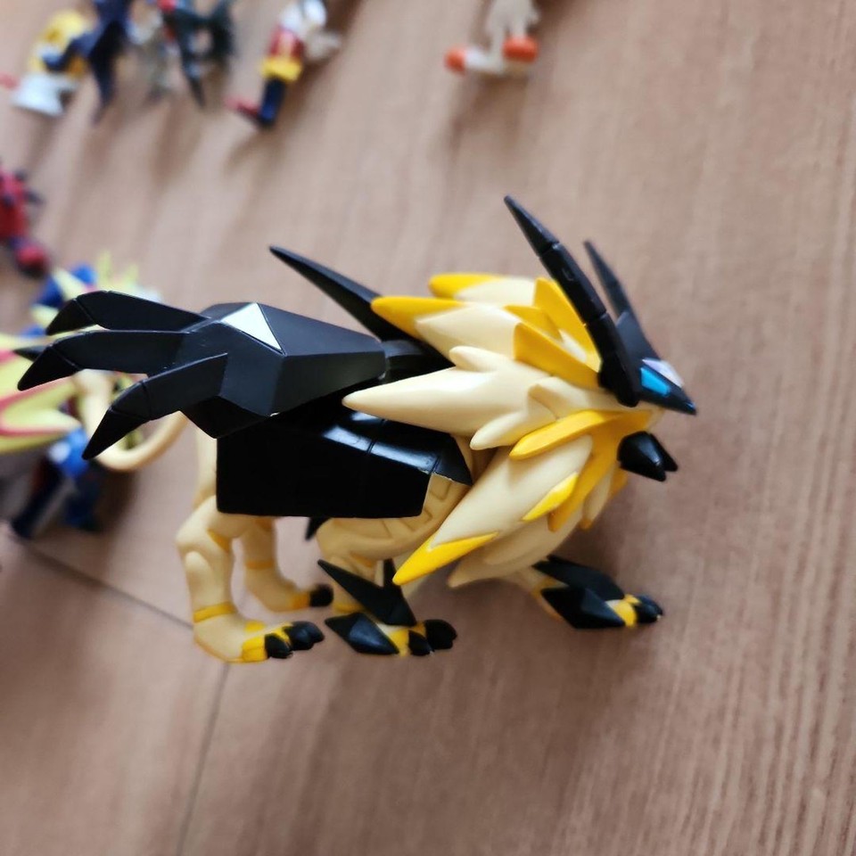 Pokemon MonColle Figures Lot Zamazenta Reshiram Necrozma Pikachu ...