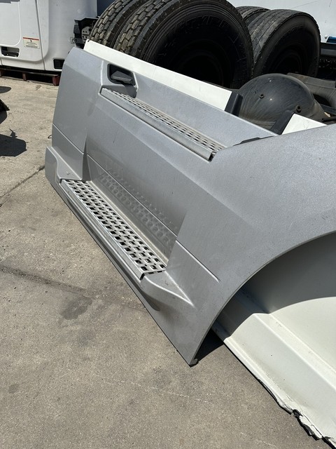 Volvo (oem) Original Front Fairing Panel Pass RH Side Part # 82748368 ...