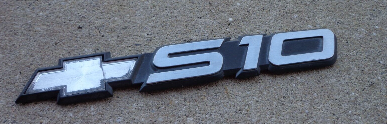 Chevrolet Chevy S10 script emblem badge decal logo tailgate OEM Genuine ...
