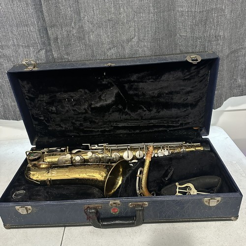 Buescher Alto Saxophone And Case S-33 Aristocrat. Beat, Rusted. Needs ...