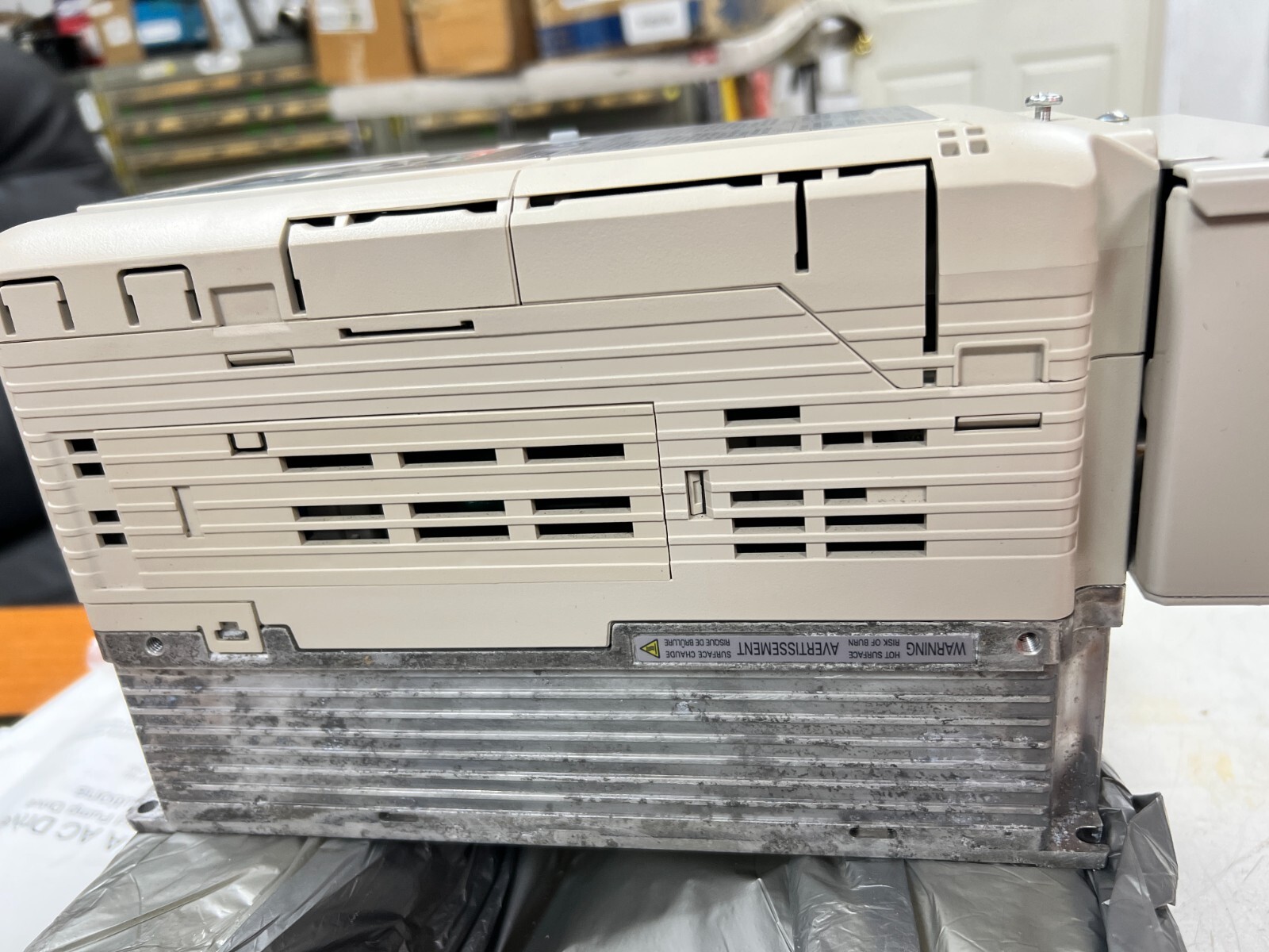 👀NEW YASKAWA P1000 VARIABLE FREQUENCY DRIVE 400V 3Ø 7.5 HP CIMR ...