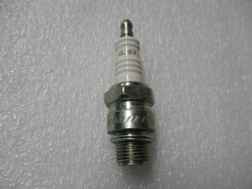Champion UL18V 824 Spark Plug | eBay