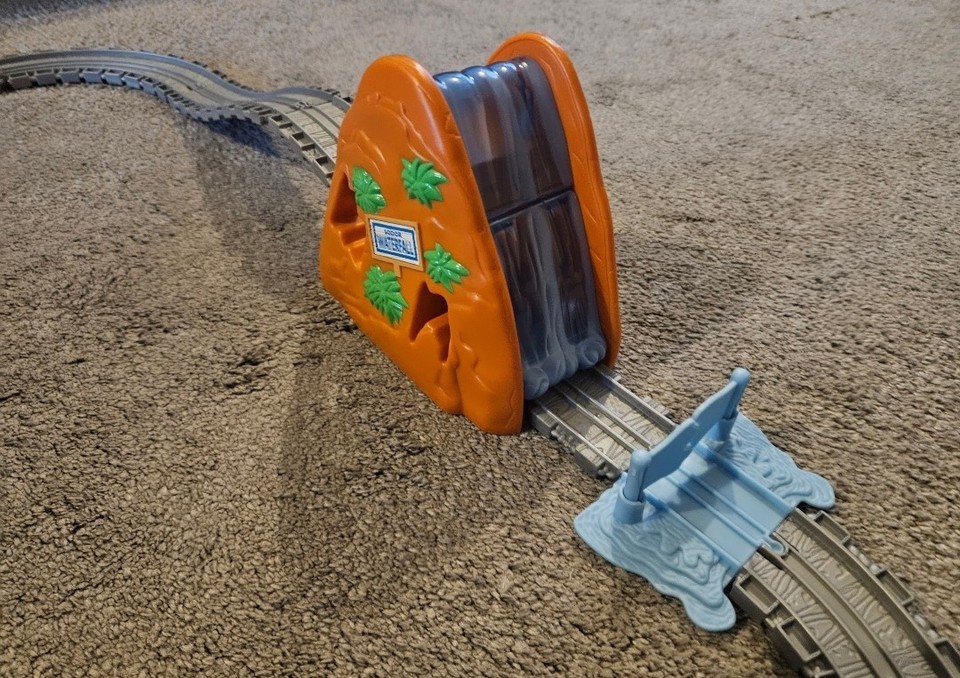 Musical Sodor Waterfall Track set, Take n Play Along Thomas & Friends ...