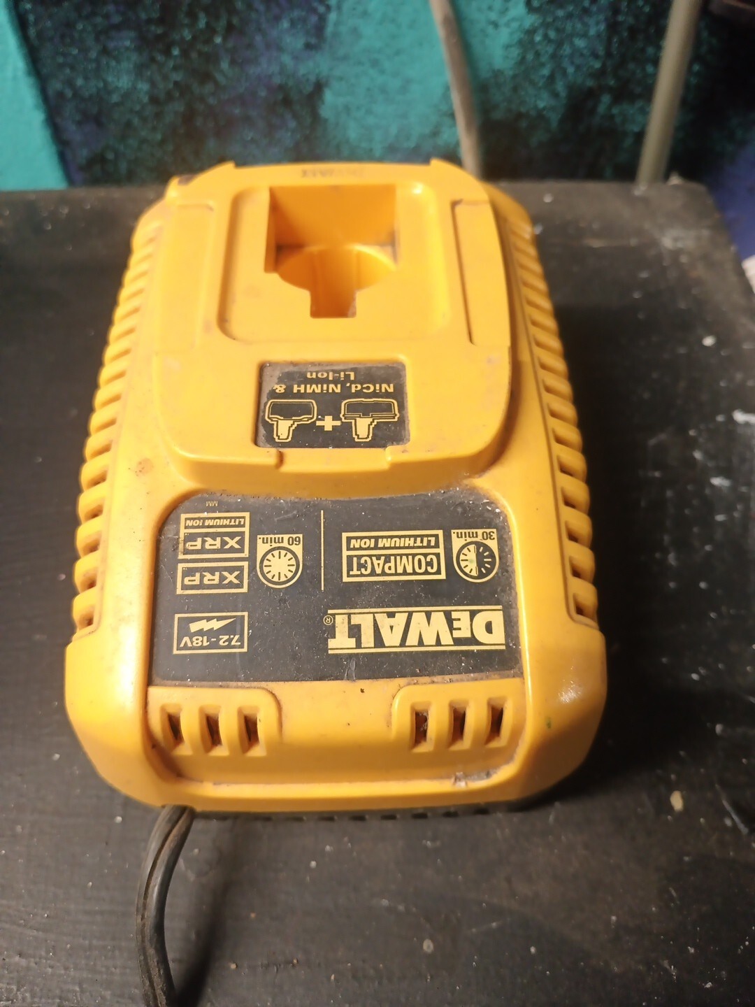 DeWalt DC9310 7.2V-18V NICD/NIMH/LI-ION Fast Charger for sale online | eBay