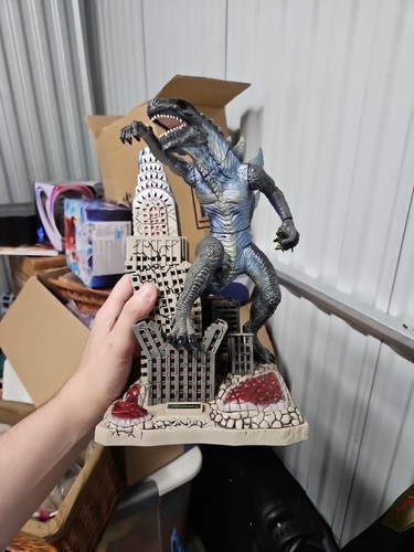 Godzilla Empire State Building Animated Bank Trendmasters Vintage 1998 ...