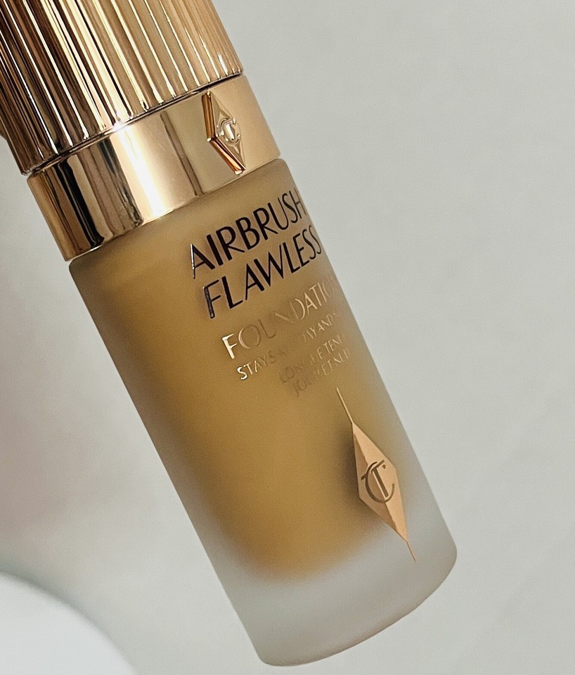 CHARLOTTE TILBURY AIRBRUSH FLAWLESS FOUNDATION 10 COOL NIB | eBay