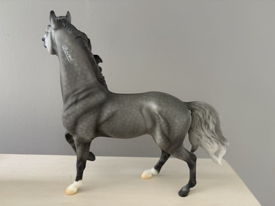 Breyer Traditional Model Horse Hwin Mustang Mare | eBay