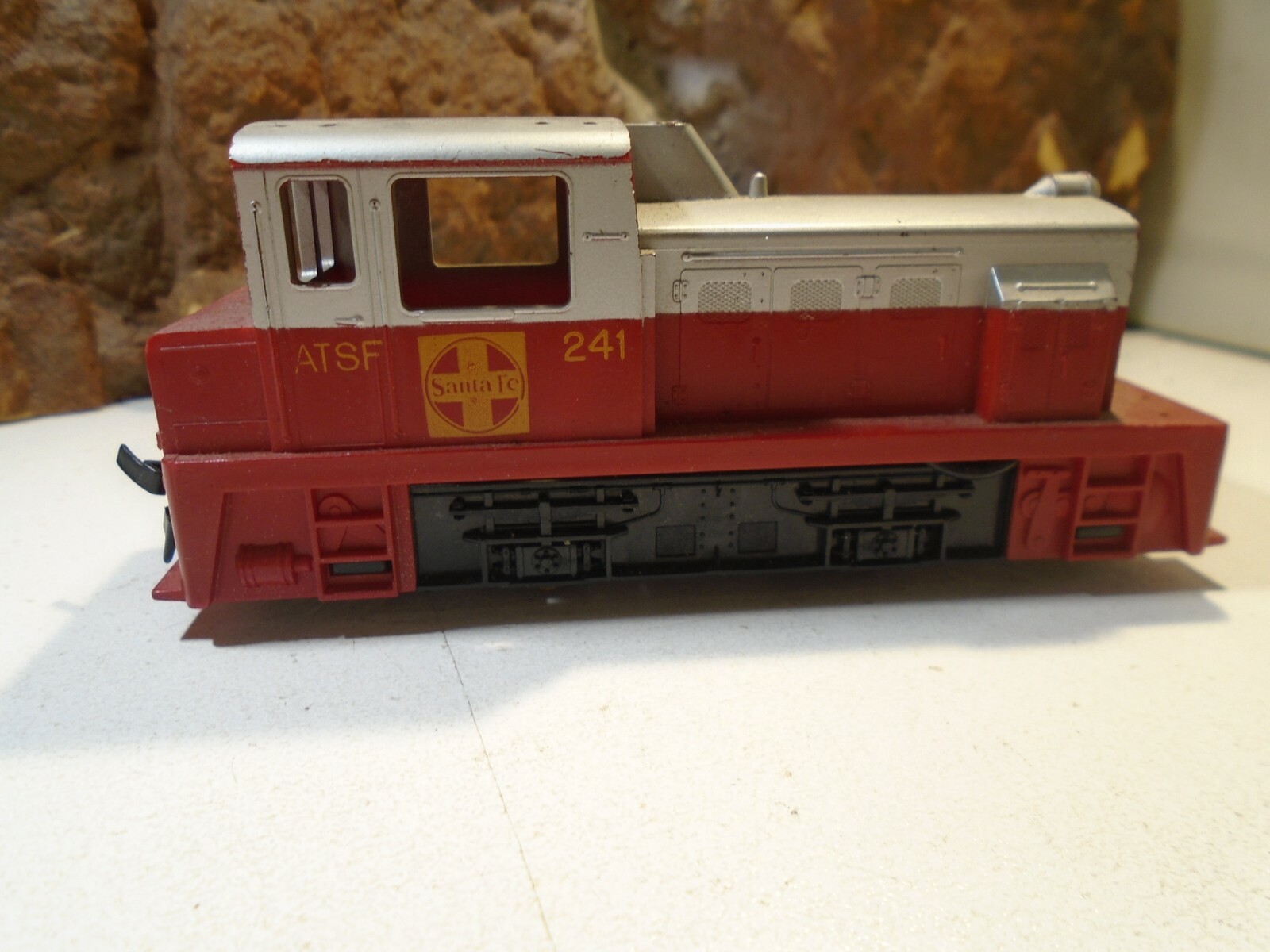 TYCO HO SALE SANTA FE PLYMOUTH SWITCHER DIESEL LOCO, LAYOUT TESTED 5 ...