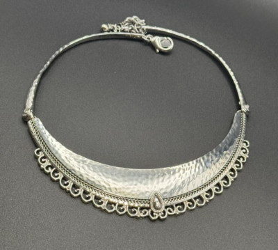 CHICO’s “Bella” Rigid Hammered Silver Tone Collar Necklace | eBay