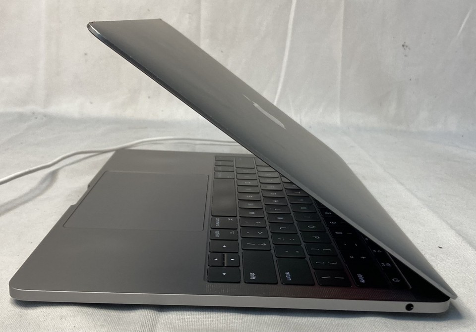2017 Apple MacBook Pro 13" A1708 i5-7360U @2.30Ghz 8GB RAM 251GB SSD ...