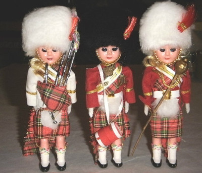 3 SCOTTISH DRESSED 6" PLASTIC DOLLS 1960'S SLEEPY EYES BUSBY BAGPIPES ...