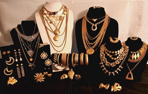 Massive Vintage Gold Tone Jewelry Lot Mix Some Signed EXCELLENT ...