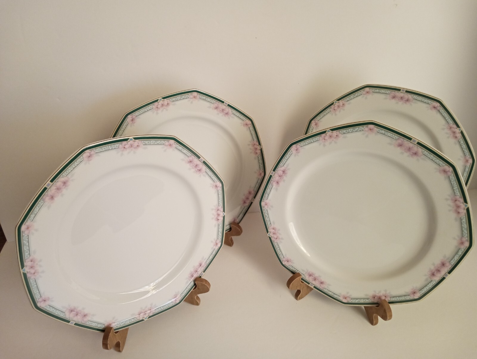 Vtg CHRISTOPHER STUART Y0022 Wellesley Set of 4 Salad Plates Fine China ...