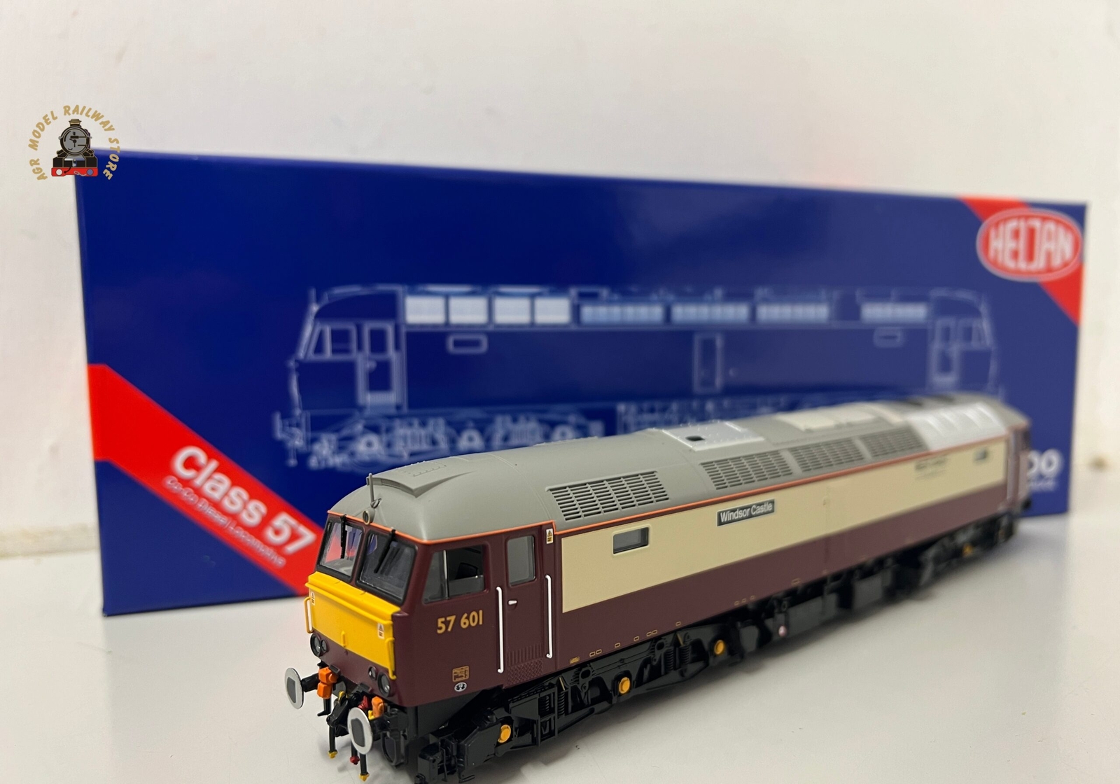Heljan 5712 Class 57 57601 'Windsor Castle' in West Coast 'Northern ...