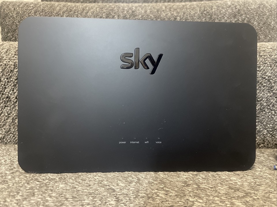 Sky SR 203 Latest Broadband Hub l Wireless Router WiFi Sky Q Dual Band ...