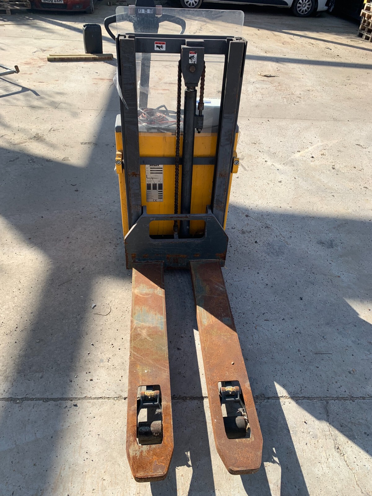 Atlet - ELECTRIC PALLET TRUCK FORKLIFT SOLD AS SEEN LIKE IN THE PICTURE ...