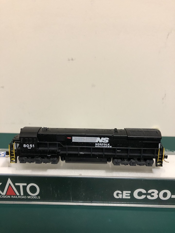 Kato 176-300 N-Scale GE C30-7 Diesel Locomotive (DC) | eBay