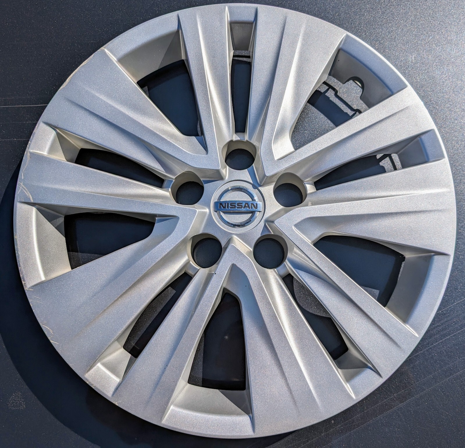 Lightly Used OEM Nissan Sentra 2020-2023 Hub Cap 16" (40315 6LB0B) Free ...