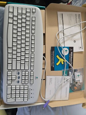 Logitech Internet Deluxe Access 104 Keyboard Windows 95/98/NT/2000 PS2 ...