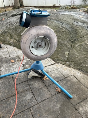 Jugs JR Pitching Machine And Balls! Softball Only - Tested - Works ...