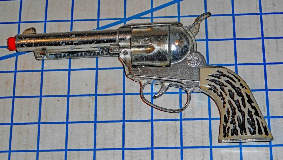 Mattel Shootin Shell Fanner Buffalo Hunter Set Toy Cap Gun & Rawhide ...