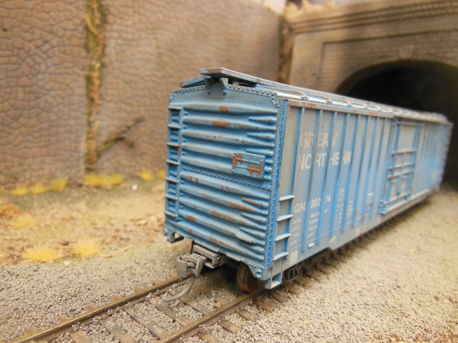 HO SCALE CUSTOM WEATHERED GN 38274 GREAT NORTHERN 50' BOX CAR | eBay
