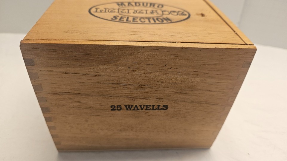 Maduro Selection Licenciados Empty Wood Cigar Box 25 Wavells Dominican ...