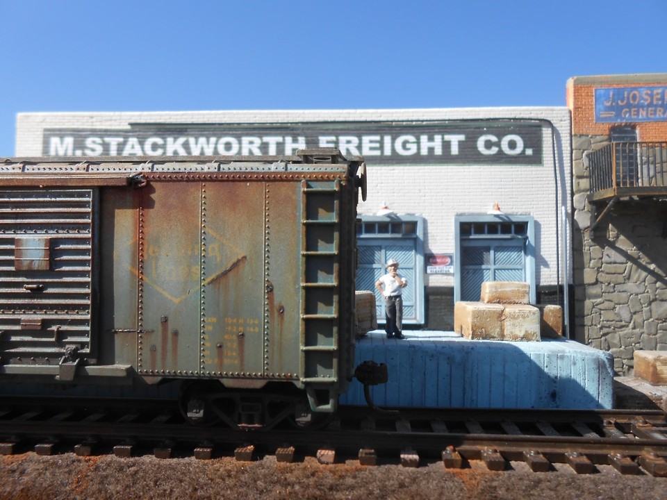 Downtown Deco HO Scale Alleyway Flat Building Kit Great Detail 30" Long ...