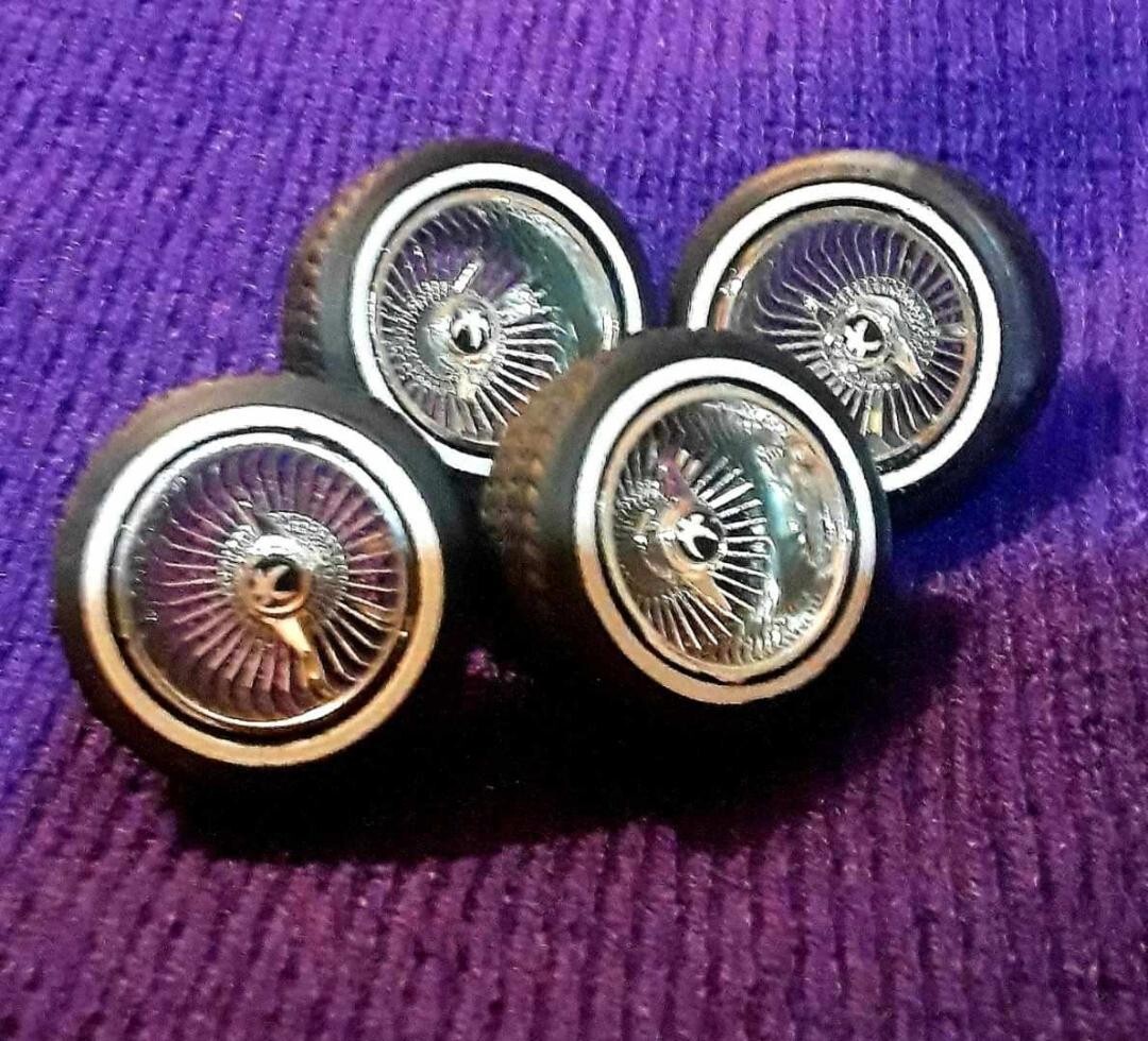 NEW! Hoppin Hydros 1/24 Scale ROLLERZ CHROME | Grelly USA