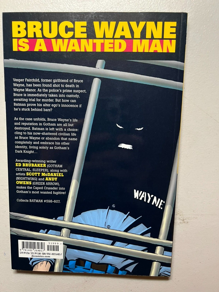 Batman By Ed Brubaker TPB 9781401264857 | eBay