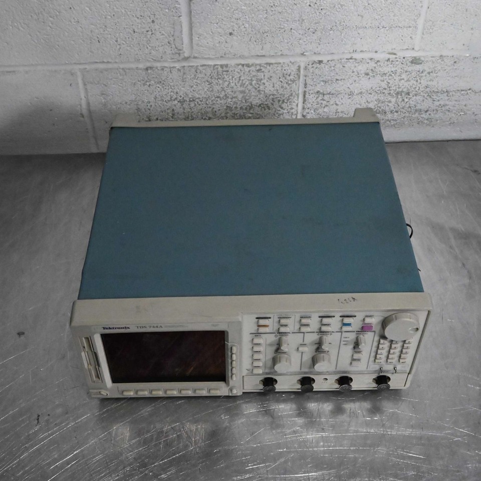 Tektronix TDS 744A 4 Channel Color Digitizing Oscilloscope 500MHz 2GS/s ...