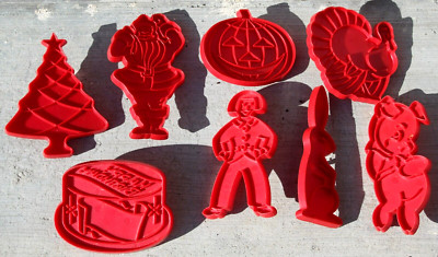 LOT OF 8 VINTAGE TUPPERWARE RED PLASTIC COOKIE CUTTERS W/HANDLES | eBay