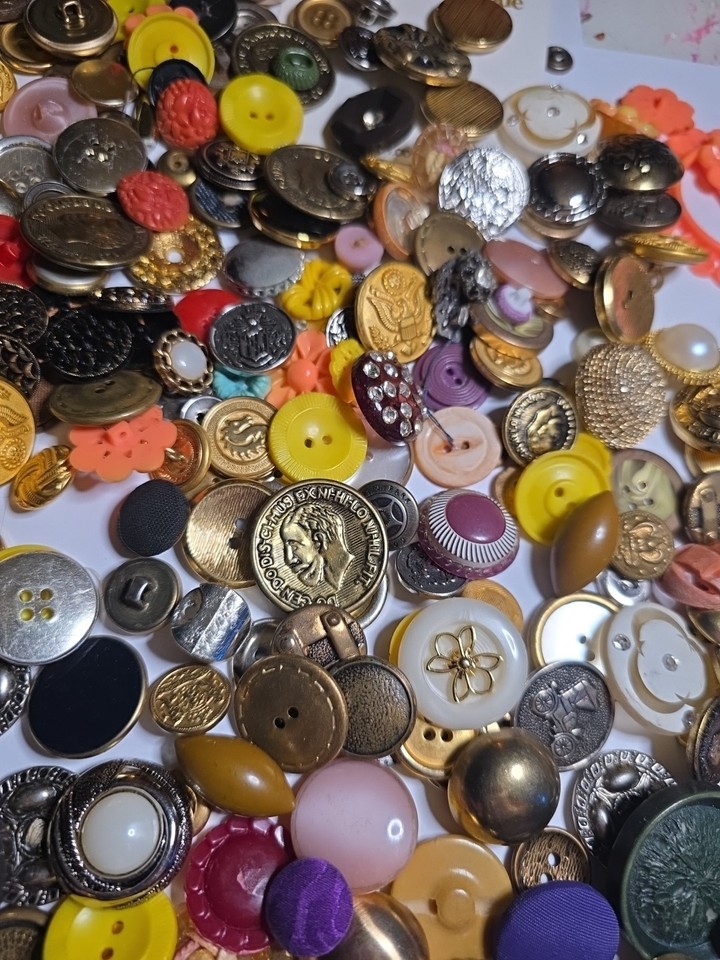 Beautiful VINTAGE Button Lot Metal Rhinestone Unique Designs 1lb | eBay