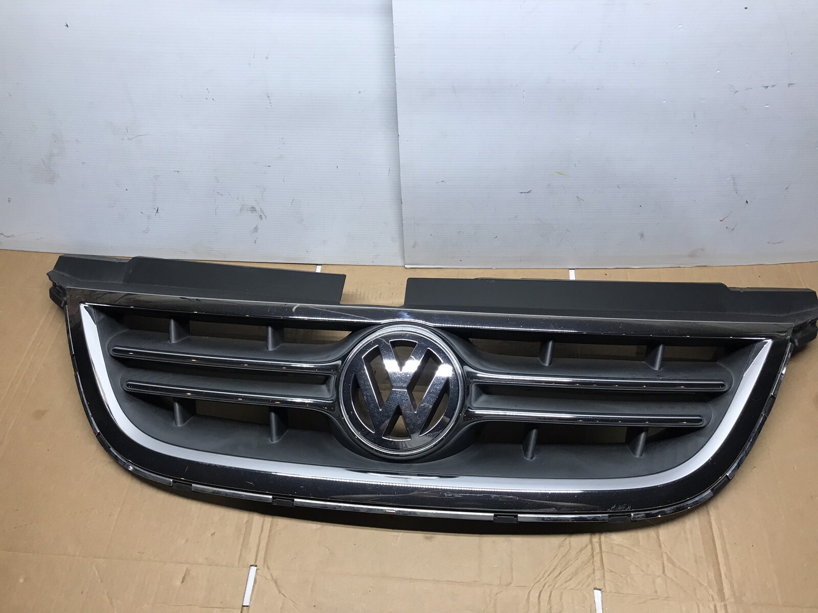 2009-2014 Volkswagen VW Routan Grill Grille With Emblem OEM 09-14 | eBay