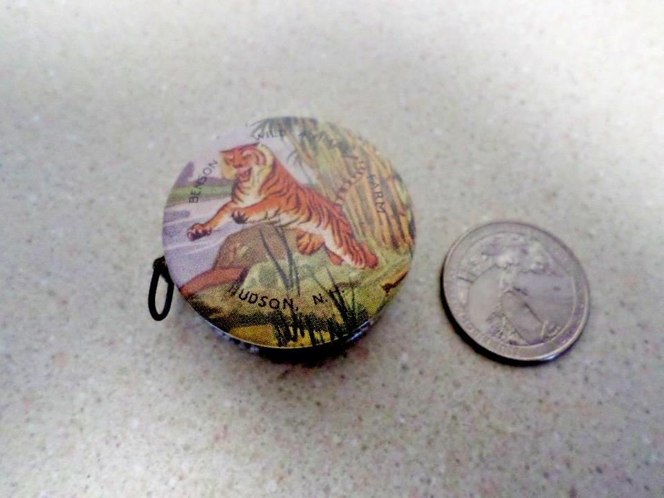 VINTAGE TIGER ADVERTISING CELLULOID TAPE MEASURE BENSON ANIMAL FARM ...