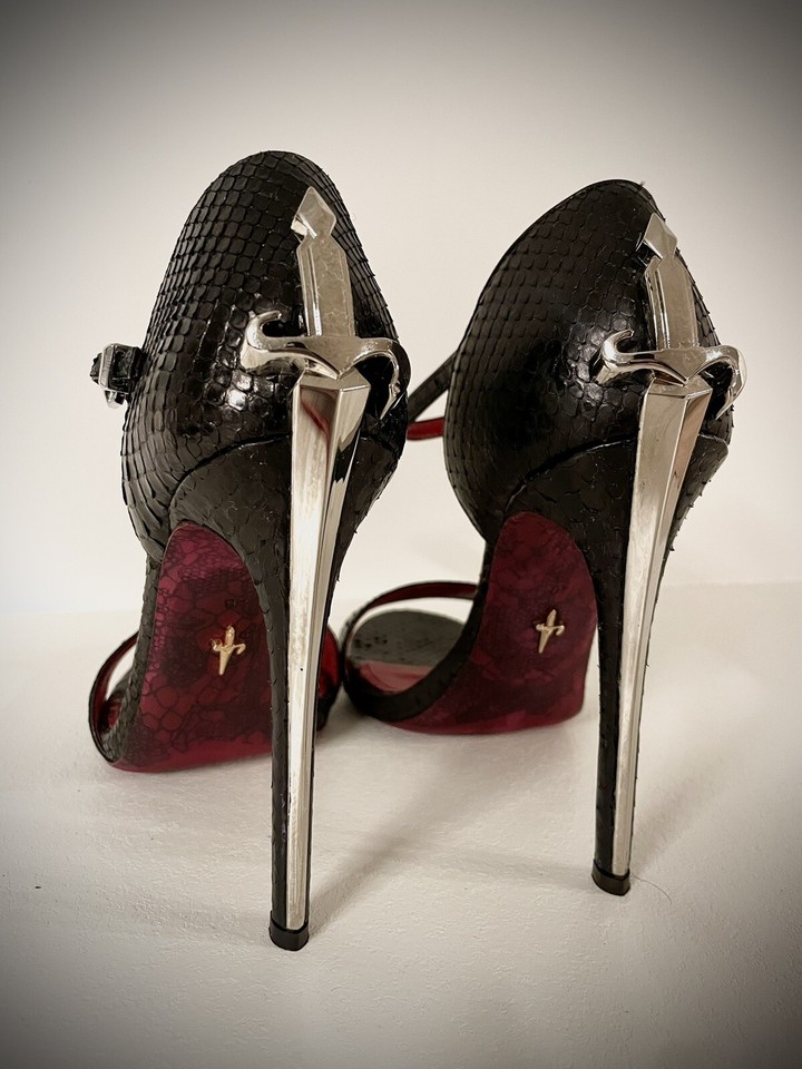 Vintage Cesare Paciotti Dagger Heels | Eu 40 / us 9.5 10 / UK 7 - Lady ...